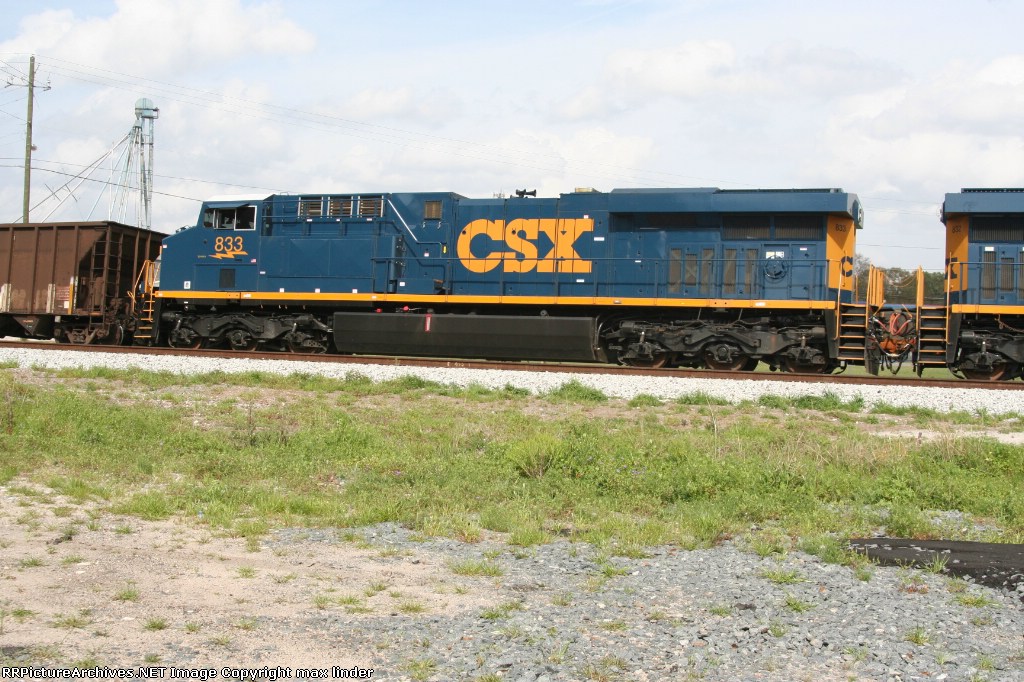 CSX 833